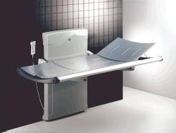 Planungshilfen - Pflegeliege in der Behindertentoilette